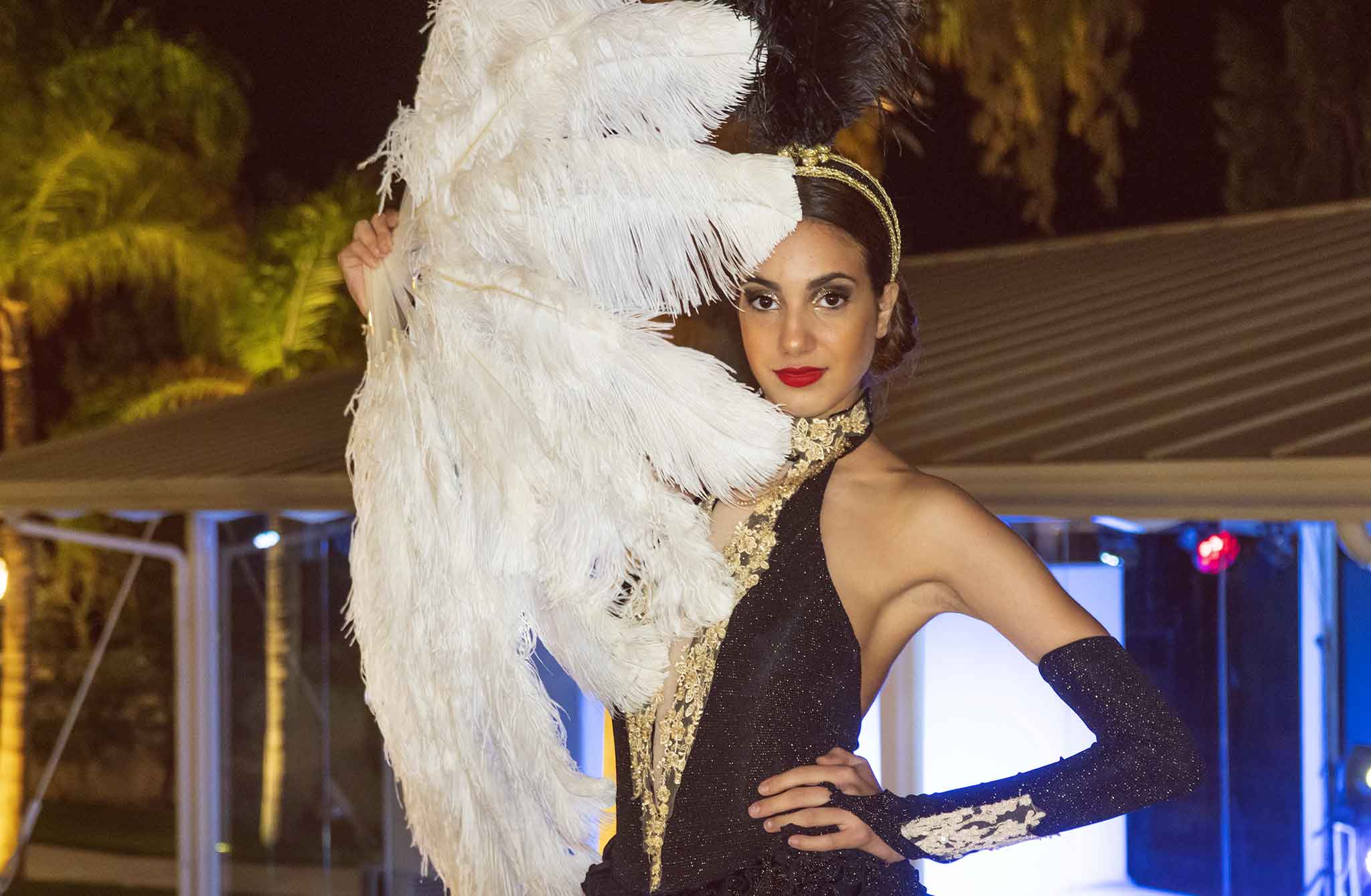 VENTAGLIO PIUME GIGANTE “GIANT FEATHER FAN” - Opera Circus Animation